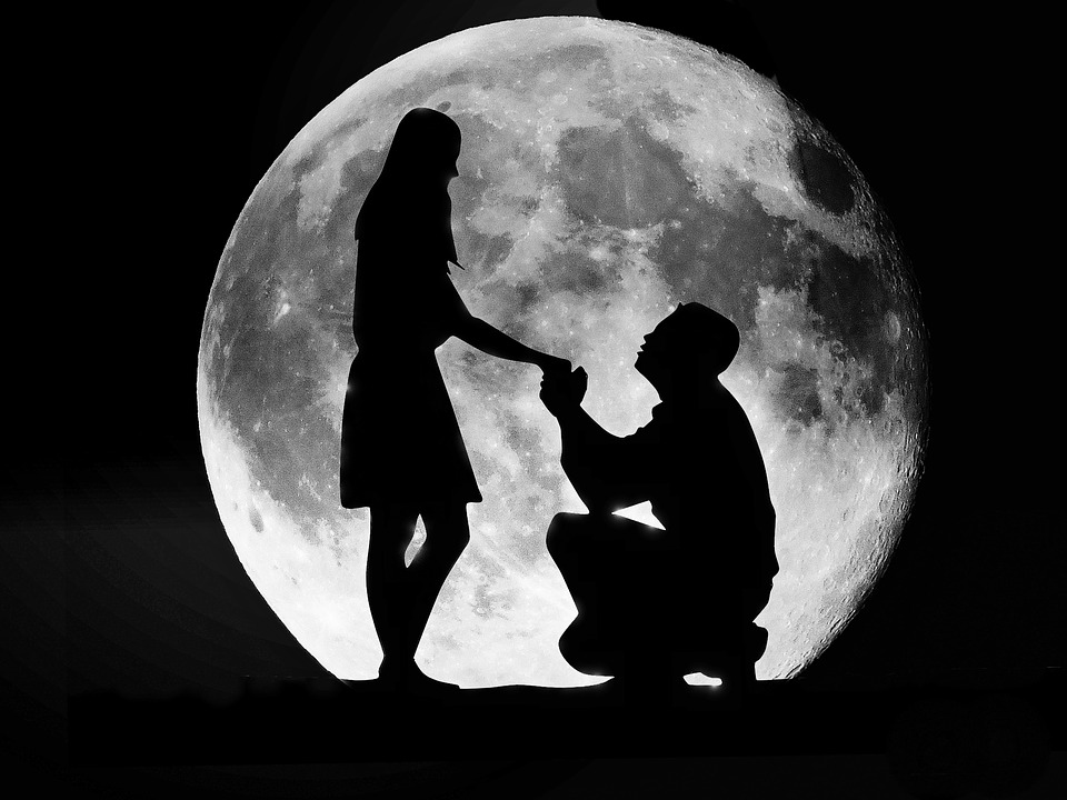 Full Moon Love Spells: A Ritual Guide To Attract Love